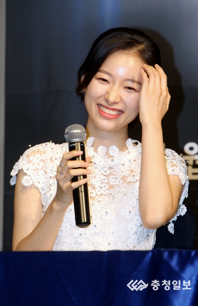 이시아 '빵터진 웃음' (도플갱어 제작발표회)