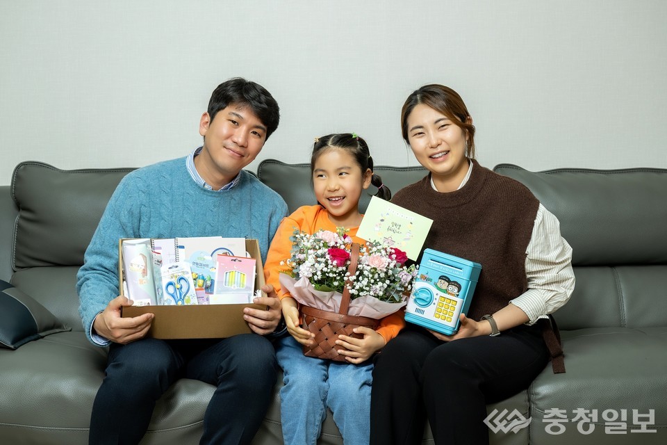 KT&G, 초·중·고 입학 자녀에 CEO 메시지, 축하선물 전달